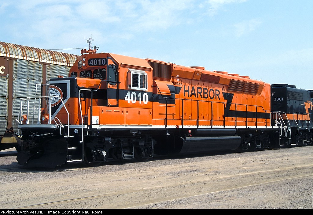 IHB 4010, EMD GP40P-2, ex SP 3197, SP 7600, now wearing the IHB's new orange scheme, seen here ...